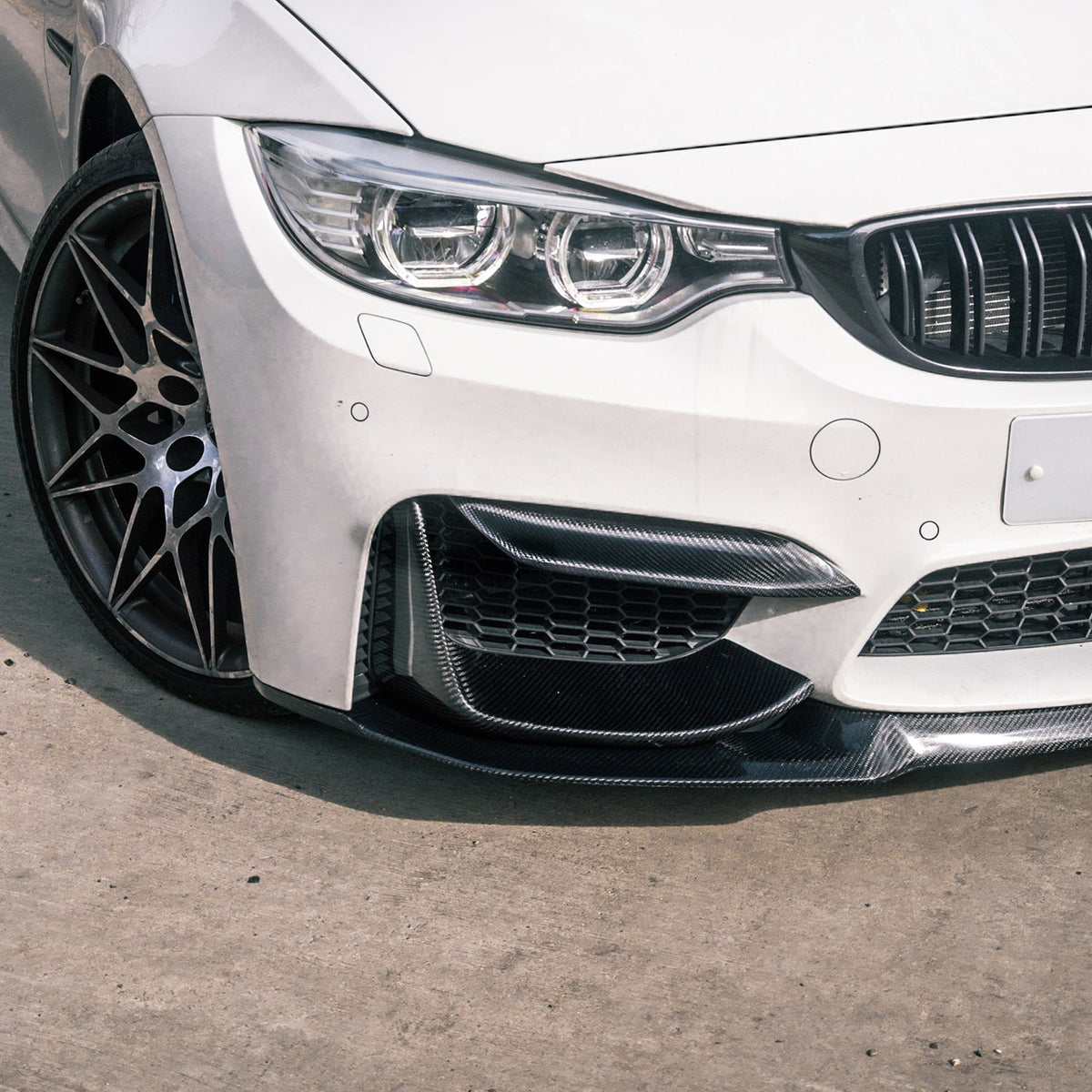 MHC+ BMW M3/M4 Front Bumper Inserts In Pre-Preg Carbon Fibre (F80/F82 ...